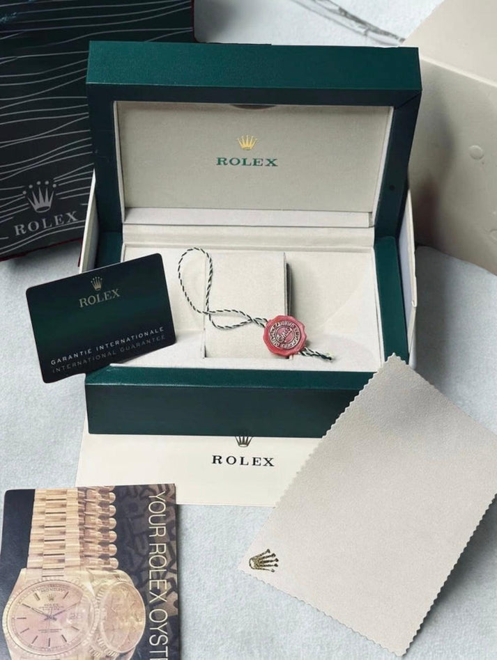 Rlx Signature Premium Box – RehLuxious